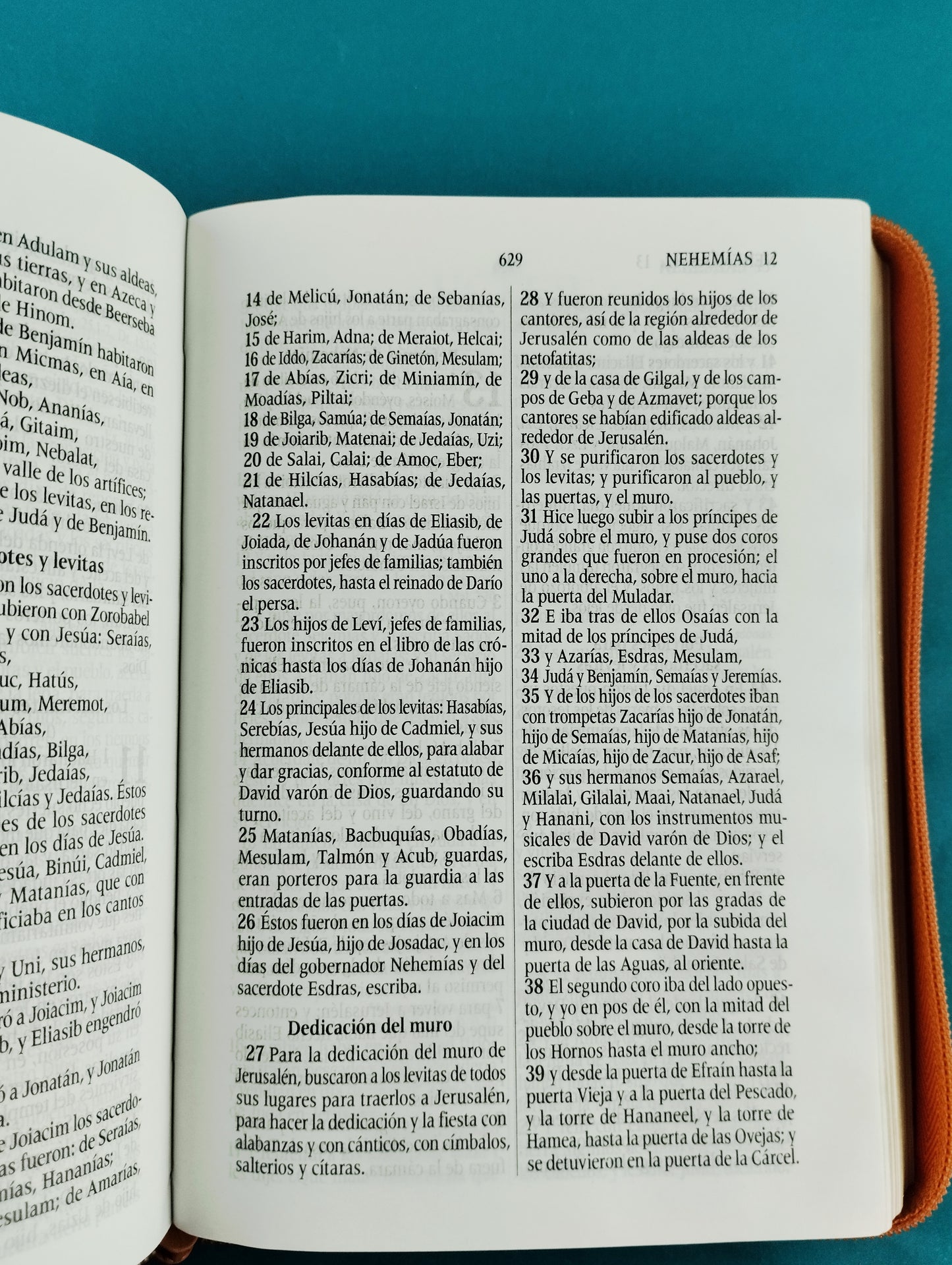Biblia troquelada cosida naranja beige – libreriatroya.com